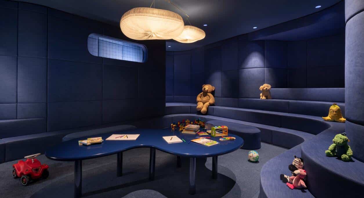 Nio opens new Nio House in Frankfurt, its 2nd in Germany - CnEVPost